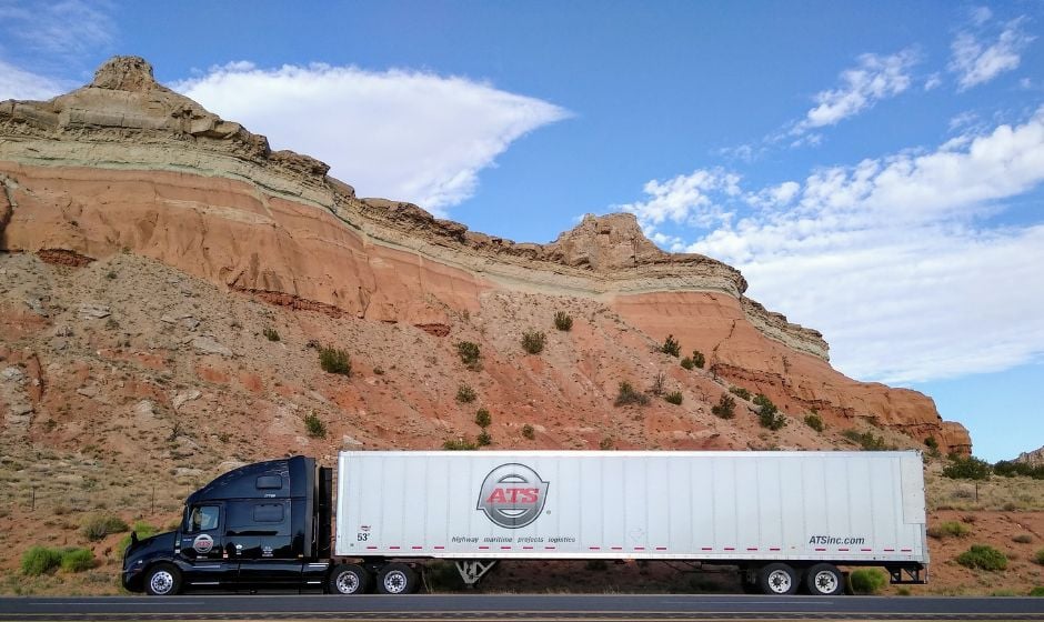 Dry Van vs. Flatbed Shipping: Which is More Expensive & Why?