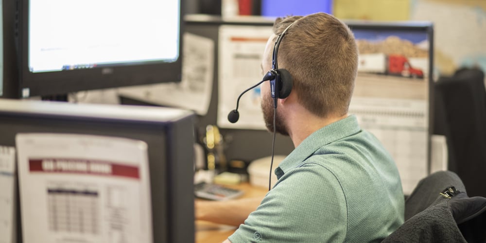 What is Cold Calling? [And How Does it Differ From Company to Company?]