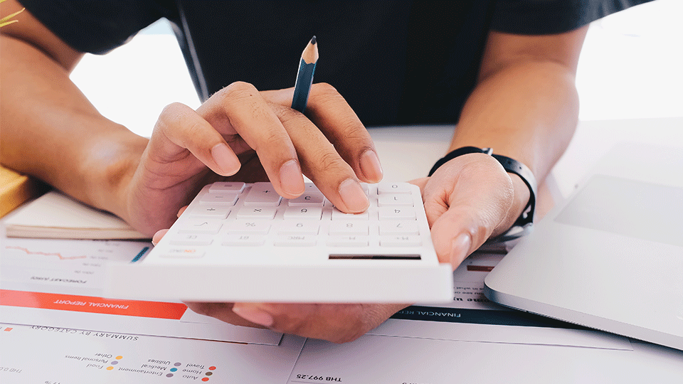 5 Common Ways to Tender Freight: A Head-to-Head Comparison