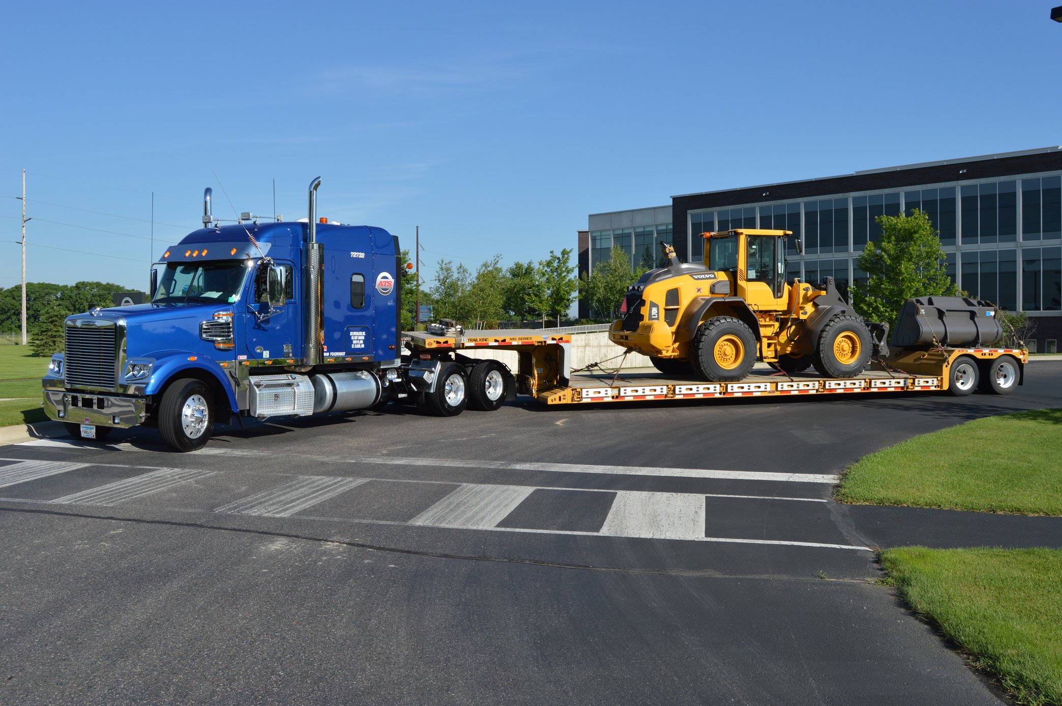 Heavy Haul Shipping Rates: The True Cost of Moving Heavy Machinery
