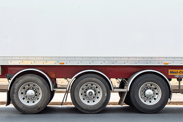 The Advantages of Using Drop Trailers for Freight Shipping