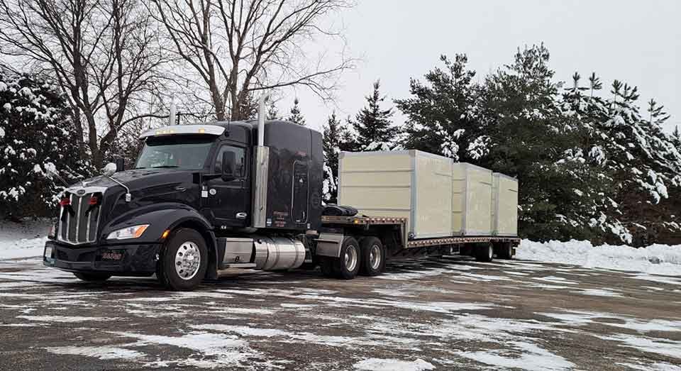 What Is a Step-Deck Trailer? Definition, Alternatives, Pros and Cons