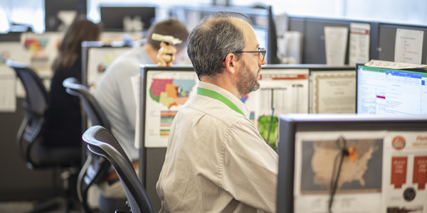 How to Transition to an Office Job: 7 Tips for Success