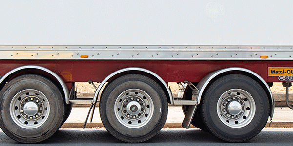 The Advantages of Using Drop Trailers for Freight Shipping